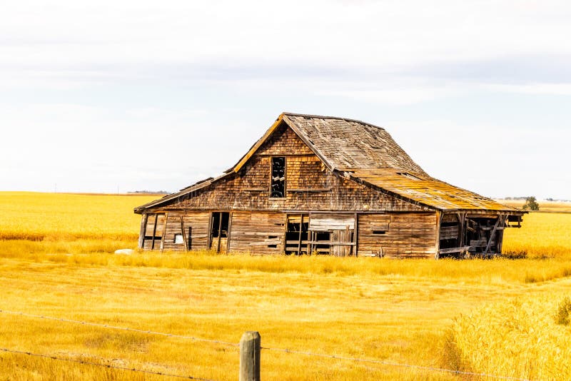 Rustic Farm Buildings on the Prairies. Vulcan County, Alberta, Canada ...
