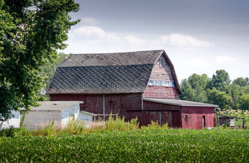 Rustic Michigan barn stock photo. Image of retro, field - 58730750