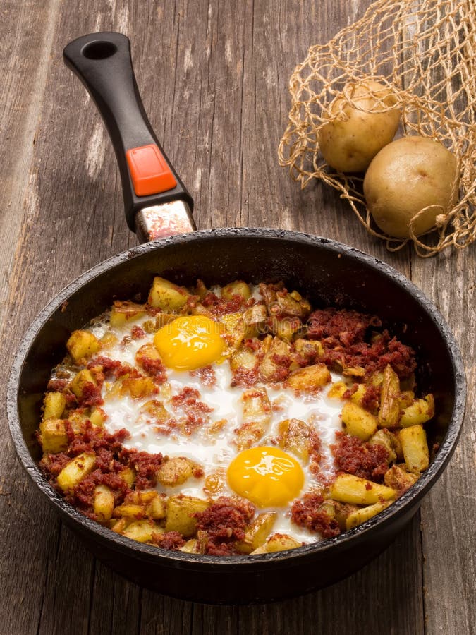 Rustic Minced Corned Beef Potato Hash Stock Image - Image of cooked ...