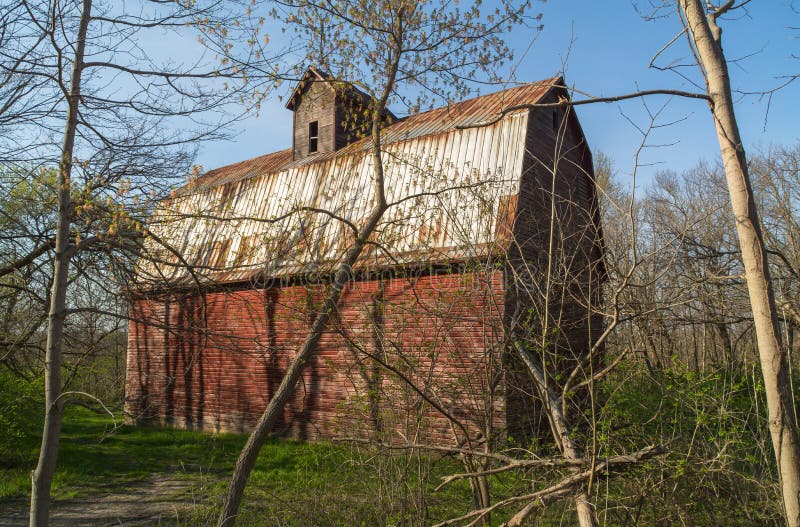 Rustic red barn. stock image. Image of building, oglesby - 70273569