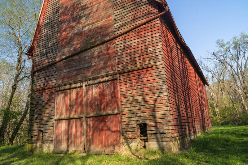 Rustic red barn. stock photo. Image of architecture, oglesby - 70273578