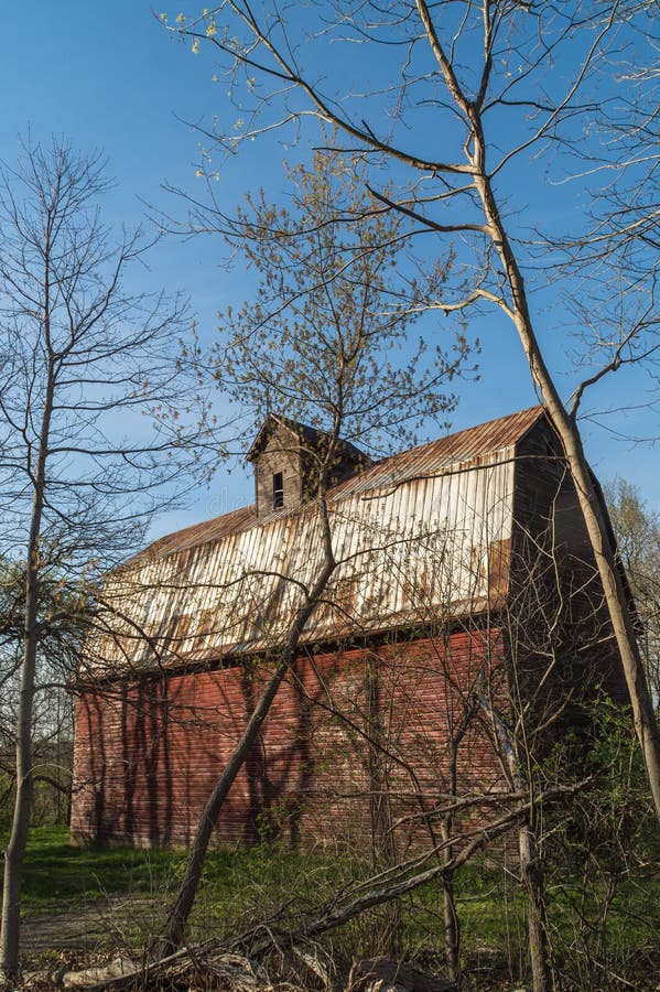 Rustic red barn. stock image. Image of abandoned, metal - 70273601