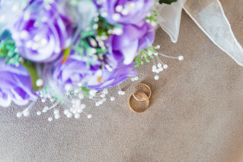 Rustic Wedding Ring with Flower Stock Image - Image of cake, nature ...