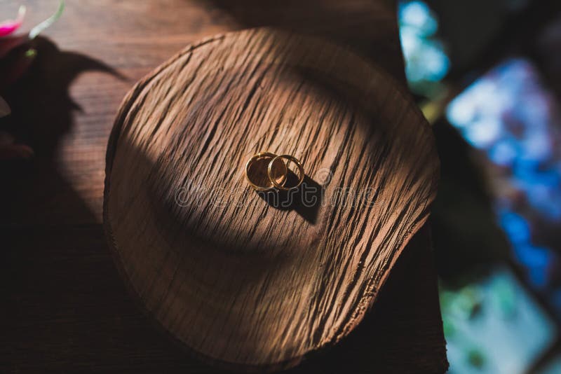 Rustic Wedding Rings stock image. Image of bench, wedding - 175298693