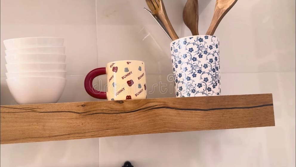 Warm Rustic Wooden Bowl Stock Illustrations – 39 Warm Rustic Wooden ...