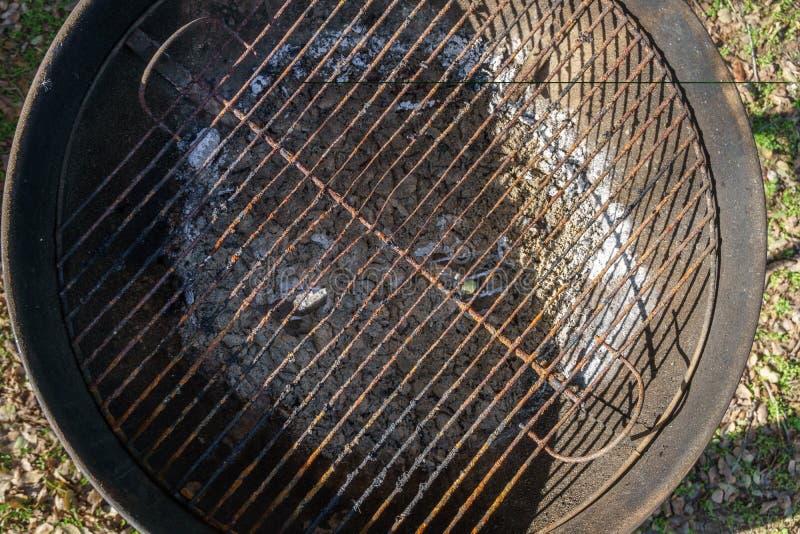 Rusty barbecue grill stock image. Image of outdoor, coal - 260119545