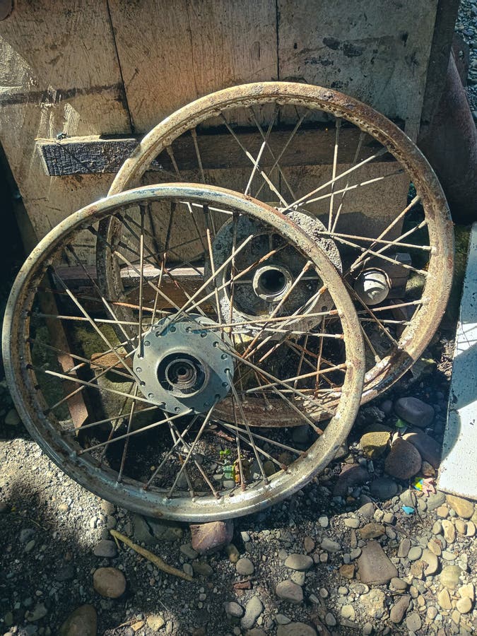 Rusty Bicycle Wheels,blurry Behind and beside. Stock Photo - Image of ...
