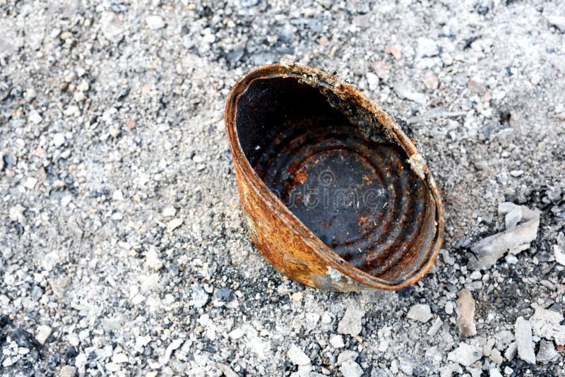 Rusty Burnt Can and Fire Ash Stock Photo - Image of food, fire: 95742462