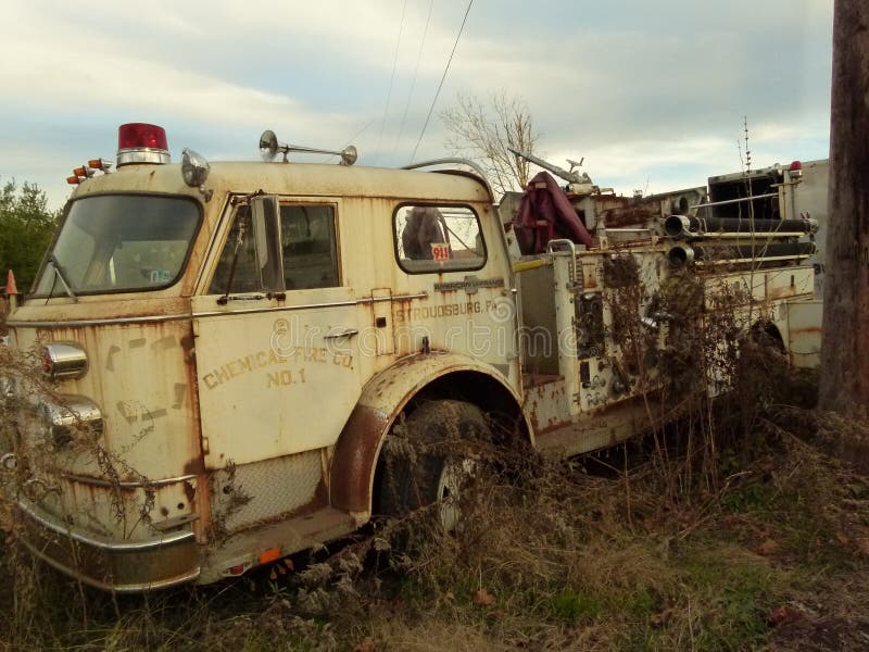 Rusty Car in Scrap Metal Yard Editorial Stock Image - Image of cars ...