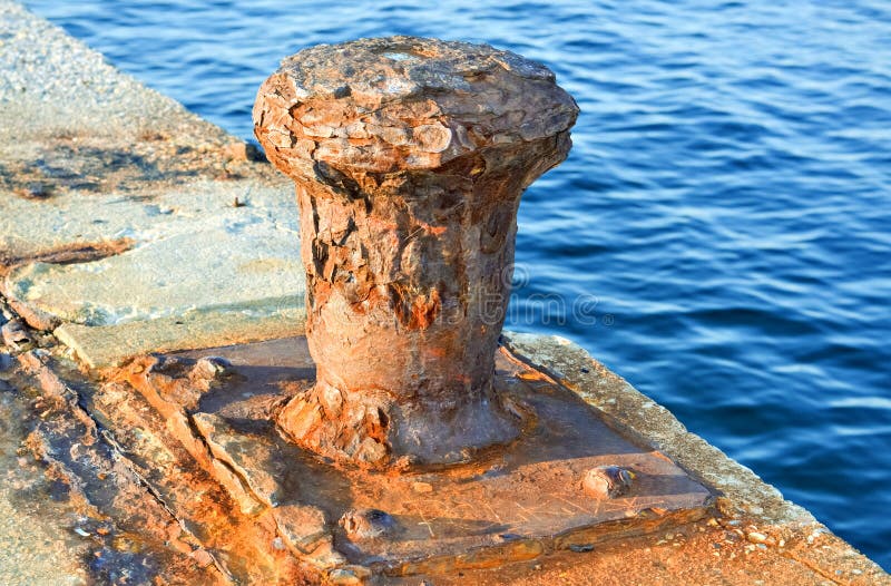 Rusty cleat stock image. Image of oxidized, maritime - 52822419