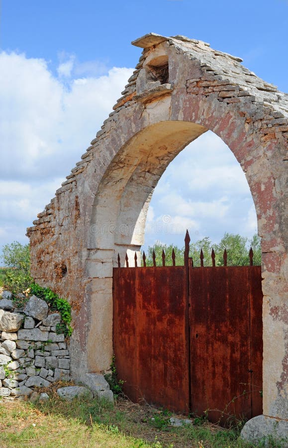 Rusty gate, Italy stock image. Image of antique, vintage - 21883381