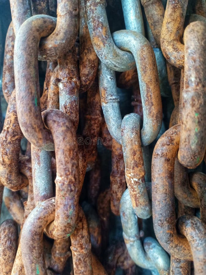 Rusty Iron Chain Pile Pictures Stock Photo - Image of outside, pile ...