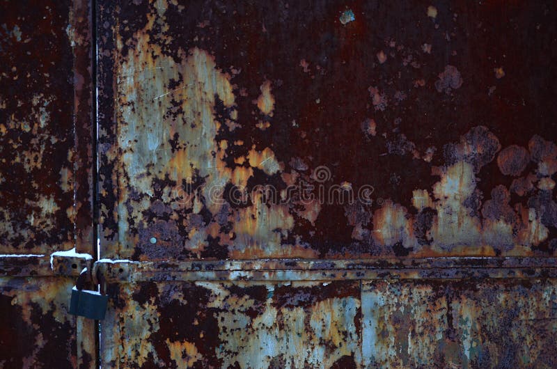 Rusty metal gate with lock stock image. Image of metal - 84462653