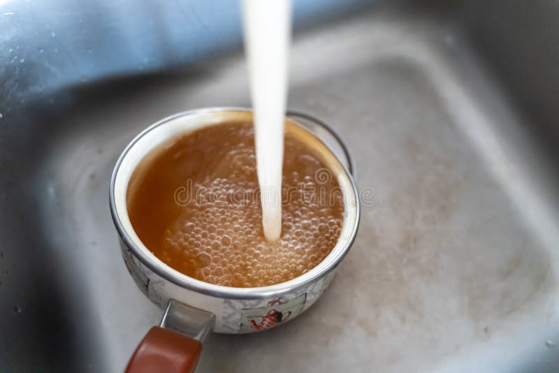 Rusty Orange Water Flows Kitchen Faucet Pot Stock Photos - Free ...