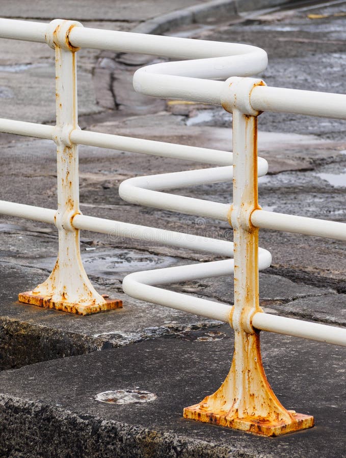 Rusty Railings image stock. Image du rouillé, weathered - 82210777