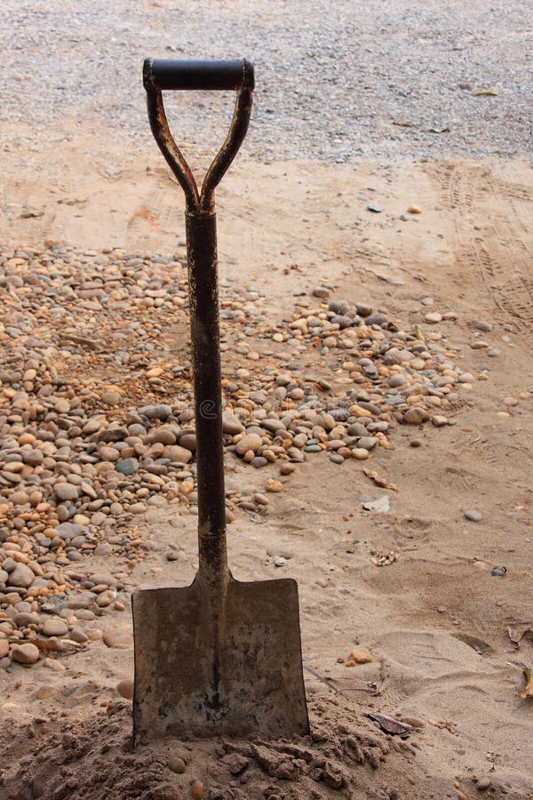 A Line of Shovels and Spades in a Line Stock Image - Image of scoop ...