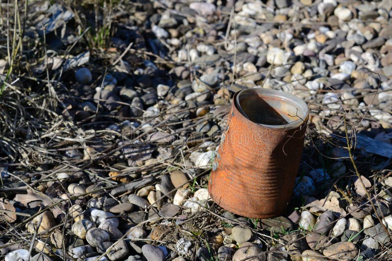 Rusty tin can stock photo. Image of disposable, natural - 24011004