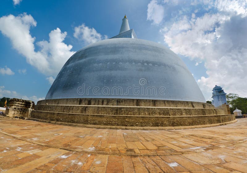 Ruvanmali Maha Stupa Anuradhapura Imagen de archivo - Imagen de ...
