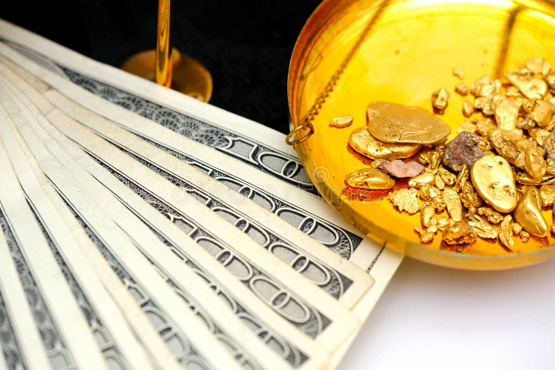 Ruw Goud en Geld stock foto. Image of bankbiljet, goudklompjes - 16998266