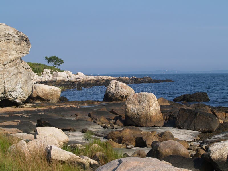 Ruw Terrein langs Oceaan stock afbeelding. Image of achtergrond - 43289897