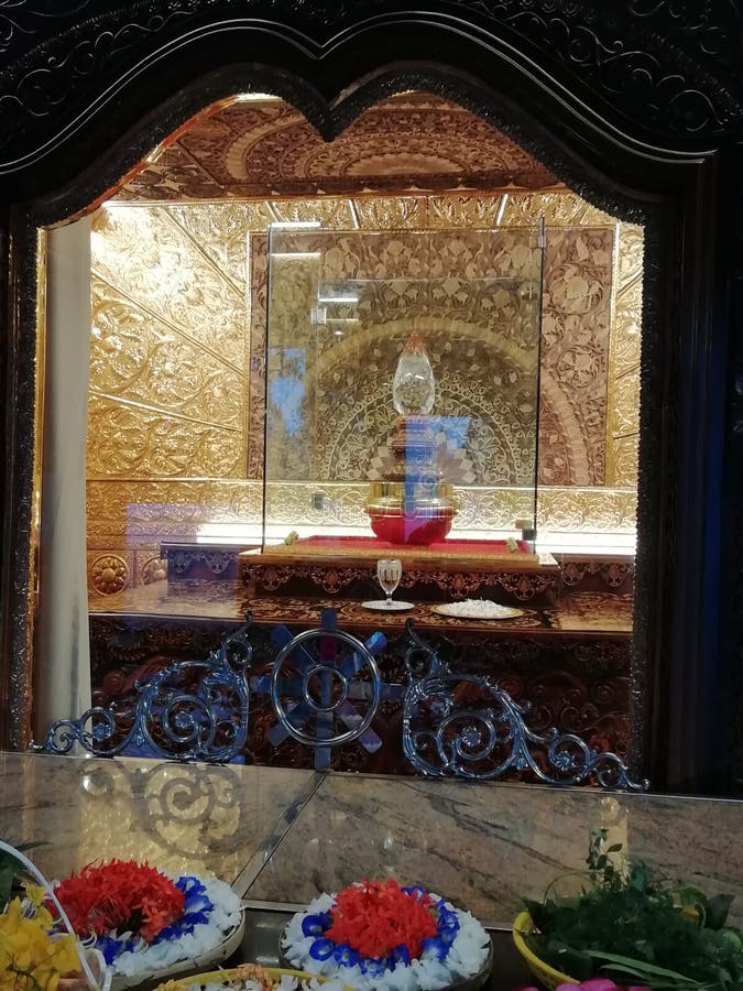 Ruwanweli Maha Seya, Sri Lanka Stock Image - Image of lighting ...