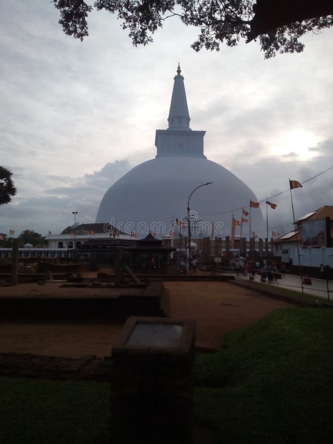 Ruwanweli Seya in Sri Lanka Editorial Stock Image - Image of seya ...