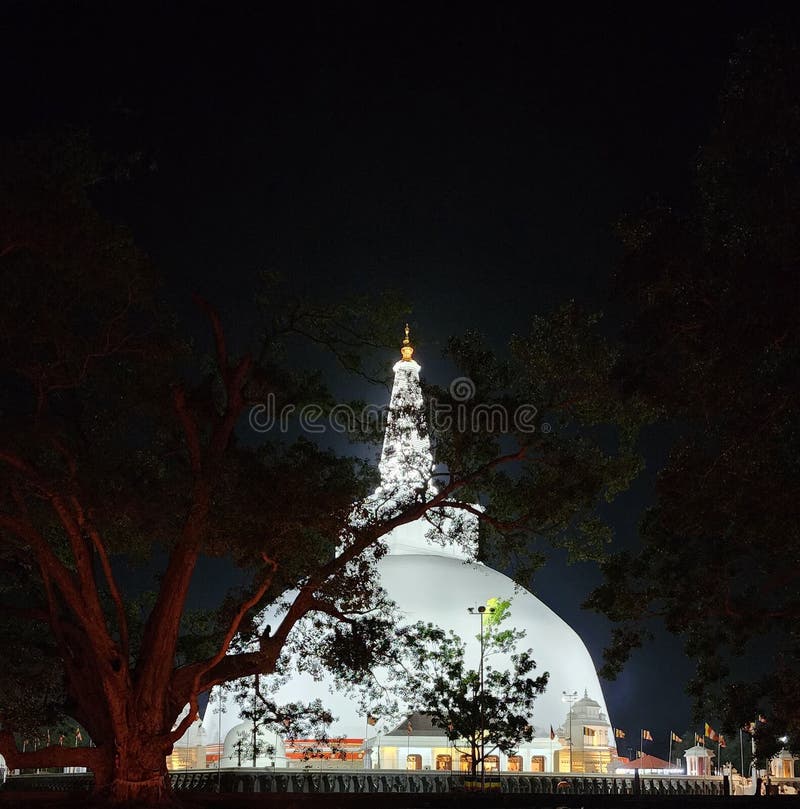 Ruwanweli seya in srilanka stock photo. Image of seya - 342991052