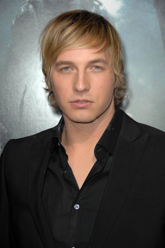 Ryan Hansen editorial stock photo. Image of theatre, premiere - 23341288