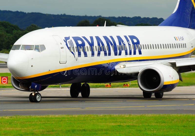 Boeing 757 stock image. Image of aerodrome, pilot, journey - 17583791