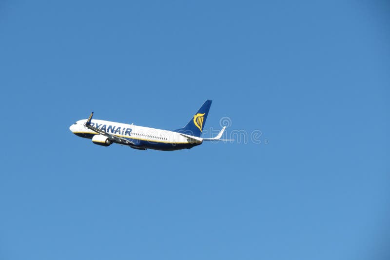 Ryanair Flygplan Boeing 737-800 Redaktionell Arkivbild - Bild av ...