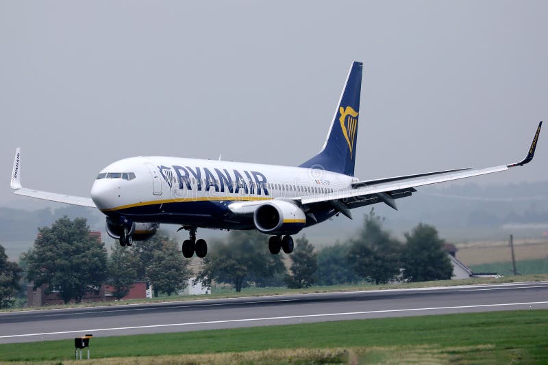 Ryanair Jet Approaching the Runway Editorial Stock Photo - Image of ...