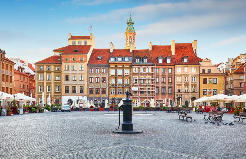 Old Town in Warsaw, Poland editorial photography. Image of building ...