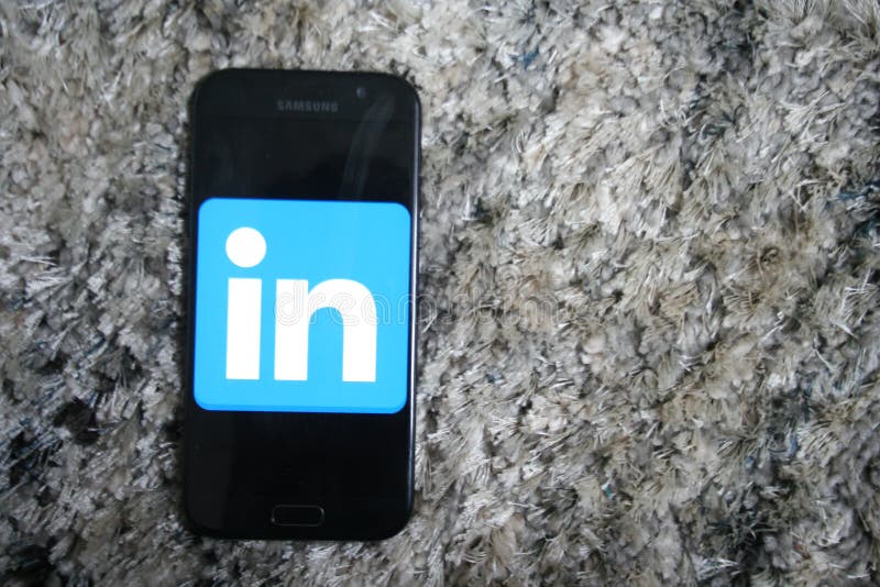 LinkedIn Logo App on Samsung Phone Screen Editorial Photo - Image of ...