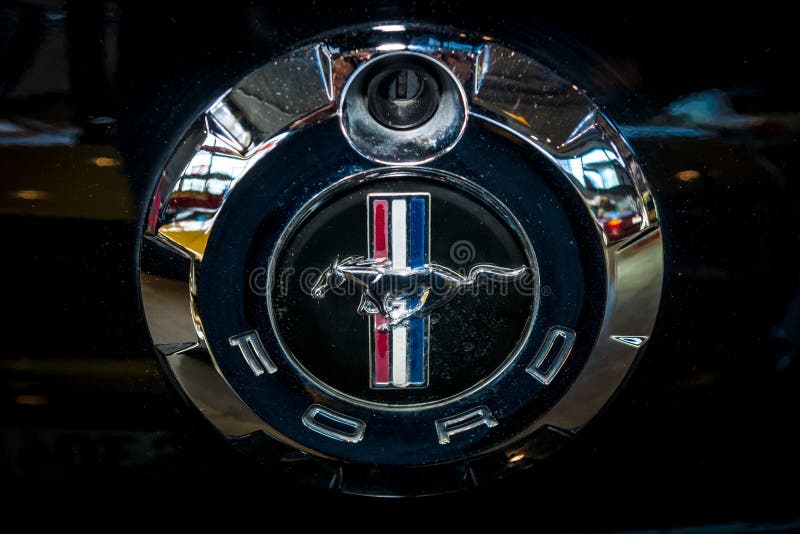 Símbolo De Ford Mustang, Primer Foto de archivo editorial - Imagen de ...