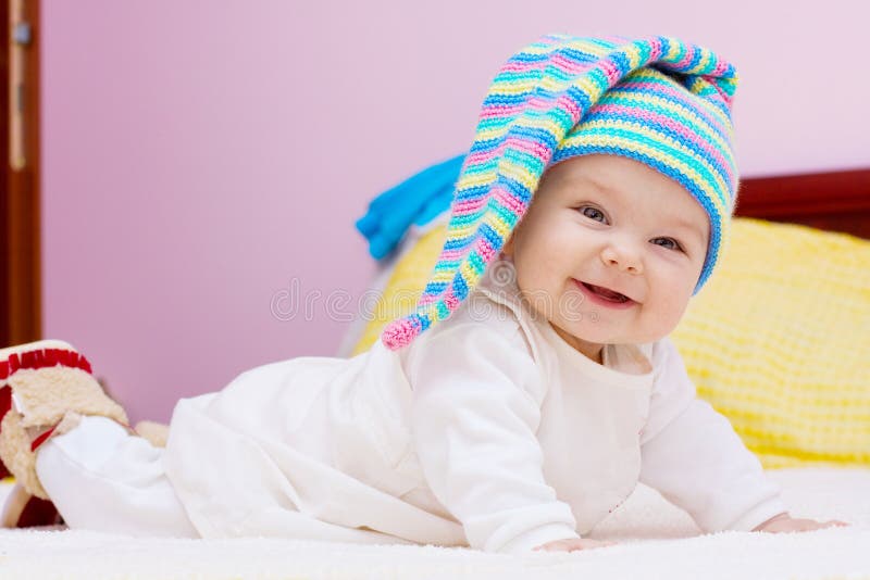 Süßes kleines Mädchen stockbild. Bild von mädchen, zicklein - 13551979