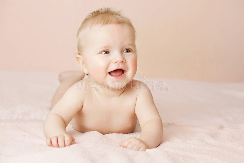 Süßes Baby stockbild. Bild von reizend, haut, zicklein - 24942675