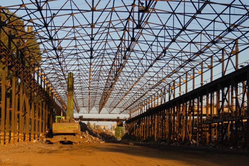 S Broom. Scrap Metal Loading. Mechanisms for Loading Scrap Metal ...