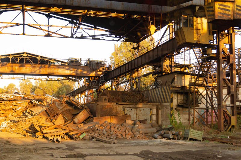 S Broom. Scrap Metal Loading. Mechanisms for Loading Scrap Metal ...