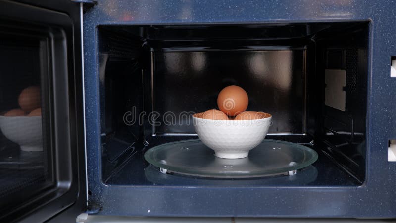 It S Dangerous To Cook Shelled Eggs in the Microwave, Eggs Explode in ...