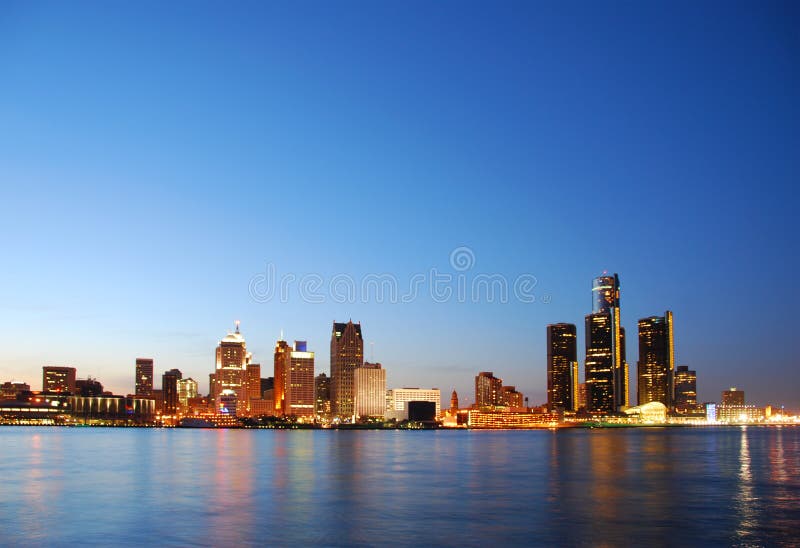 Skyline Van Detroit 's Nachts Stock Afbeelding - Image of duisternis ...