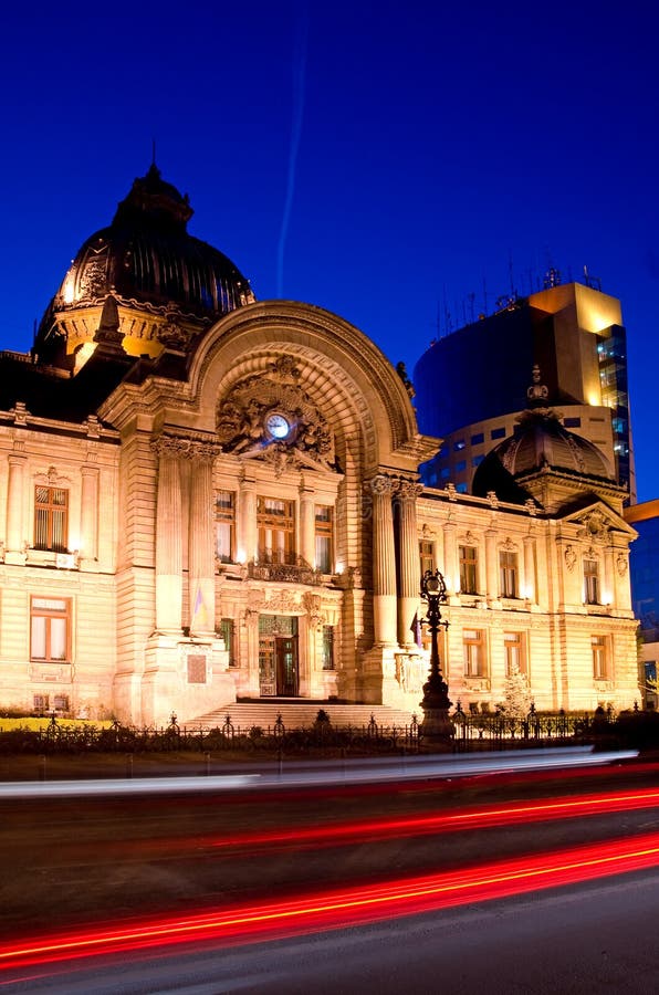 Boekarest - Nationaal Legerpaleis Stock Foto - Image of roemeens ...