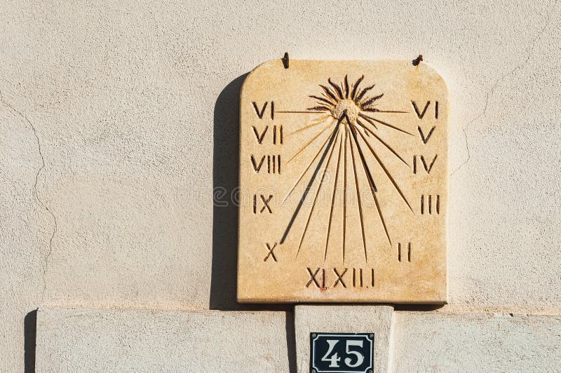 Andstone Sun Dial Clock, Showing Time As 10:02 am Stock Image - Image ...