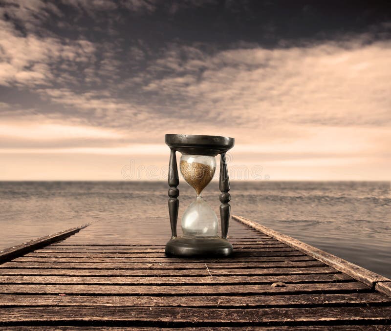 Sablier image stock. Image du paysager, quai, ciel, bassin - 11430827