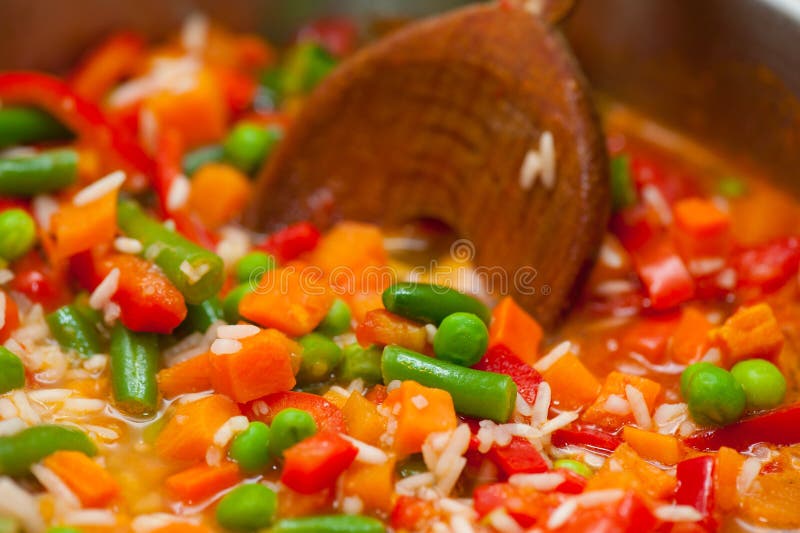 Sabroso imagen de archivo. Imagen de cazuela, cuchara - 17630213