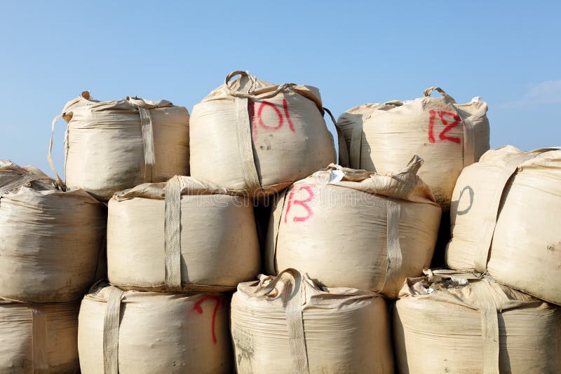 Sac de sable image stock. Image du normal, contexte, earth - 17116591