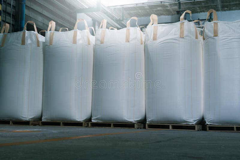 Sacos grandes foto de stock. Imagem de porta, empacotar - 105312452