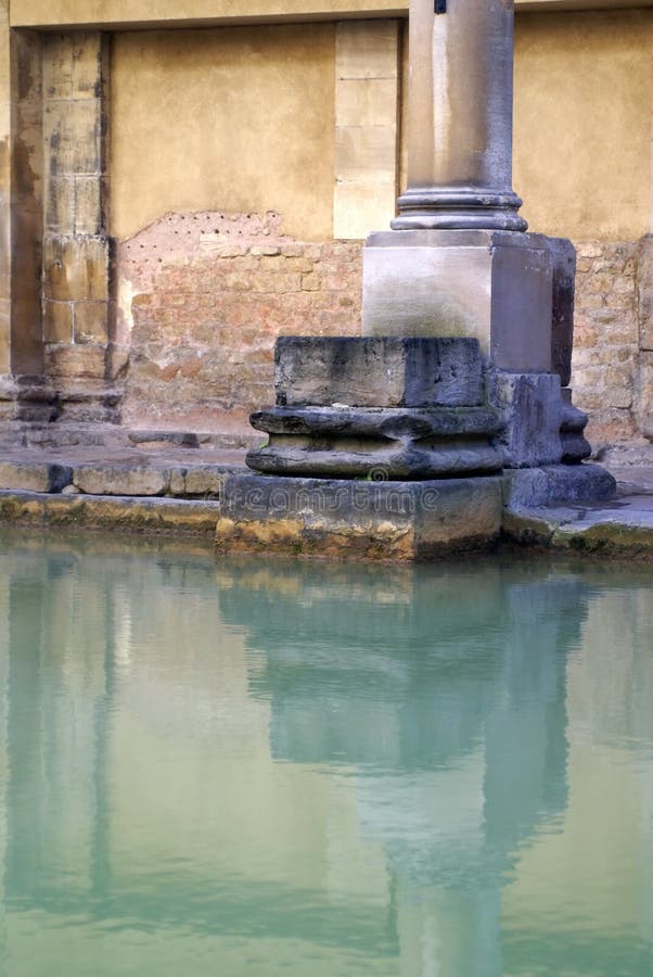 Sacred Pool at the Roman Baths Stock Image - Image of europe, tourism ...