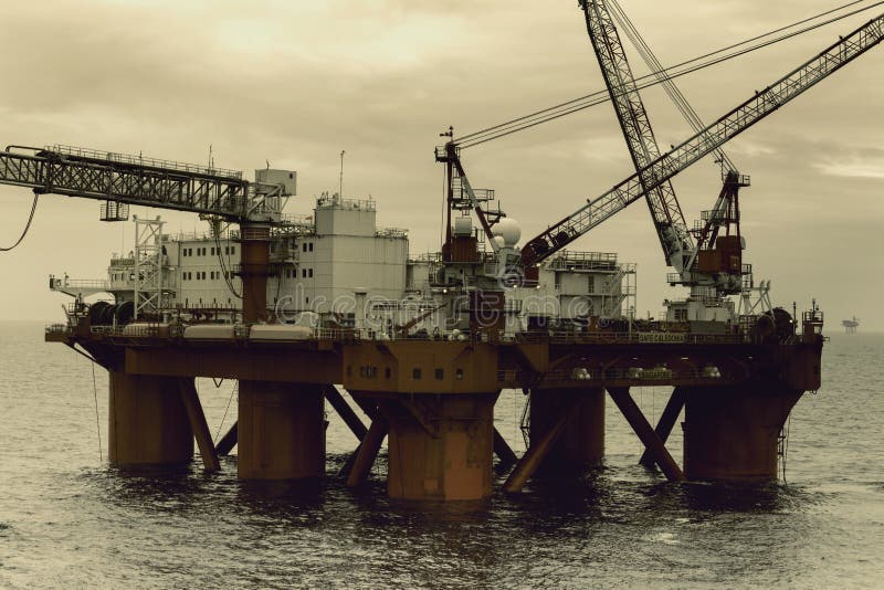 Safe Caledonia Accommodation Rig Editorial Photography - Image of ...