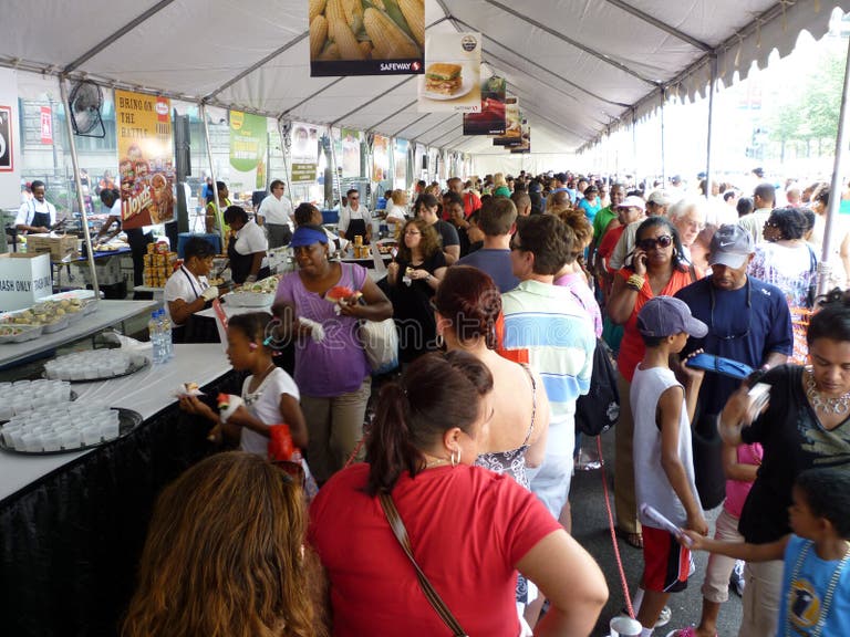 Safeway Food Pavillion editorial image. Image of capital - 20079350