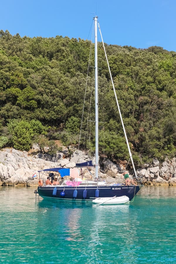 Sailboat in bay editorial image. Image of split, holiday - 28309585